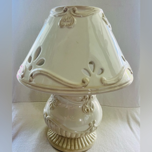 Lenox | Accents | Euc Butlers Pantry By Lenox Cream Colored Candle Lamp ...